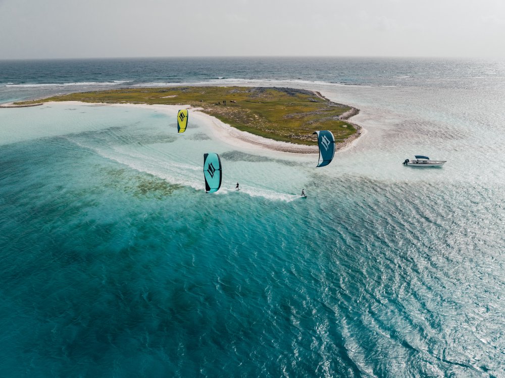 Kite 2025 NAISH Pivot