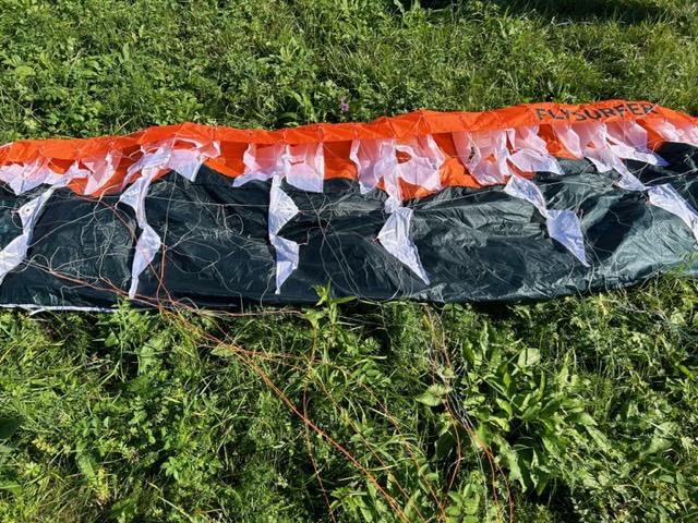 Kite FLYSURFER PEAK4 4m :: KITEBOARDING.CZ